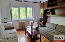SAJMIŠTE, 64m2, Dvosoban može Dvoiposoban,delimično renoviran