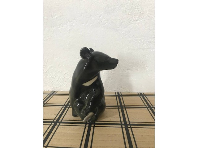 IFZ/LFZ porcelanska figurina