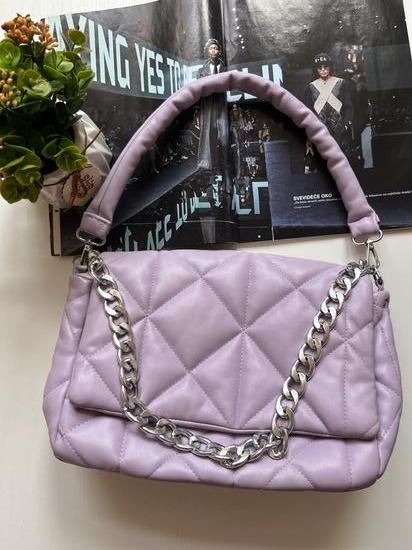 Stradivarius lila torba