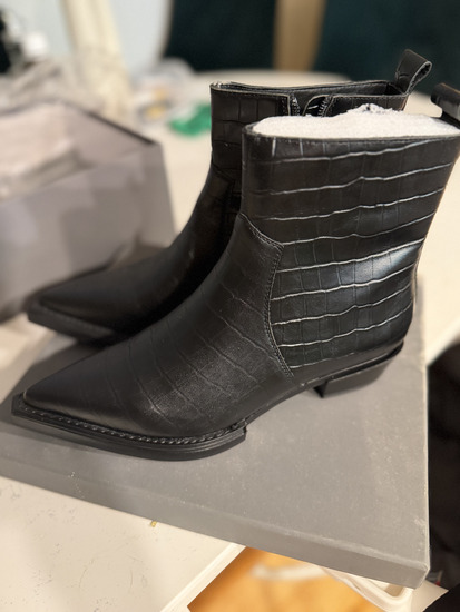 Balenciaga kabojke NOVO