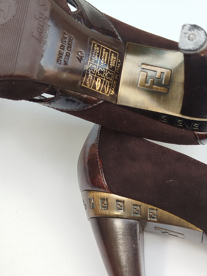 vintage FENDI sandalete