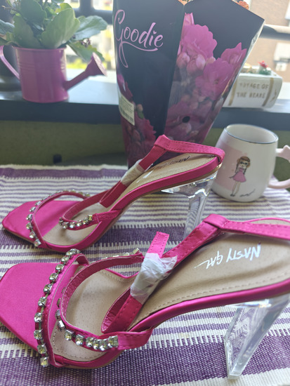 Nasty Gal saten sandale