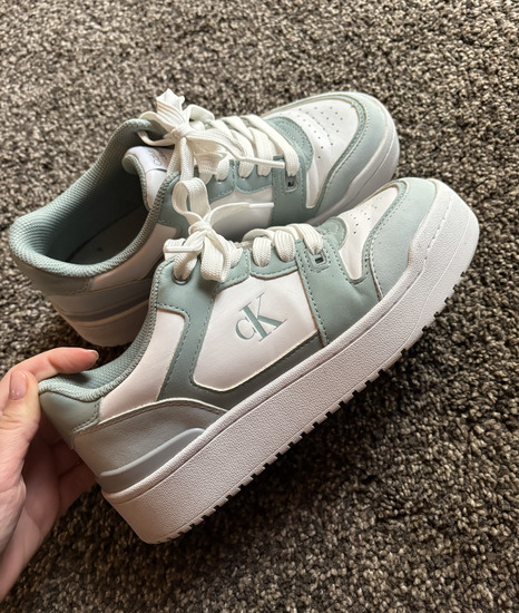 Calvin Klein patike / SNIŽENE NA 2500 rsd