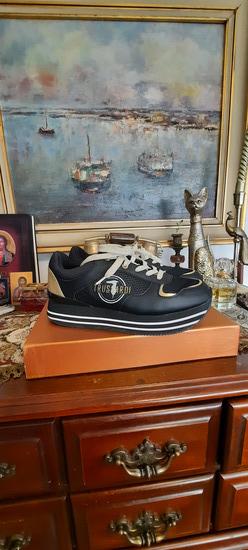 Rezervisano Trussardi firmirane original patike