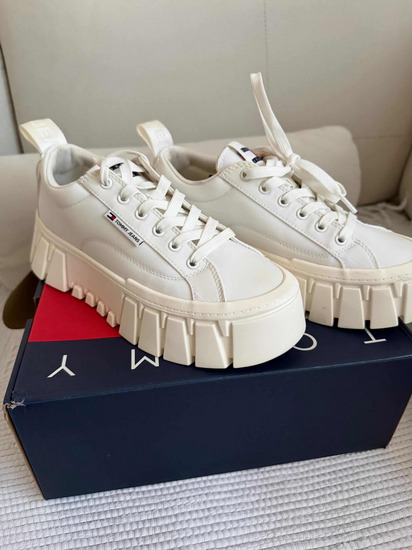 Tommy Hlfiger