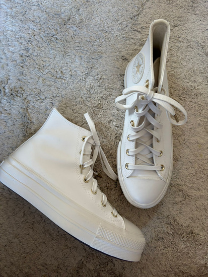 CONVERSE kožne starke NOVE POTPUNO