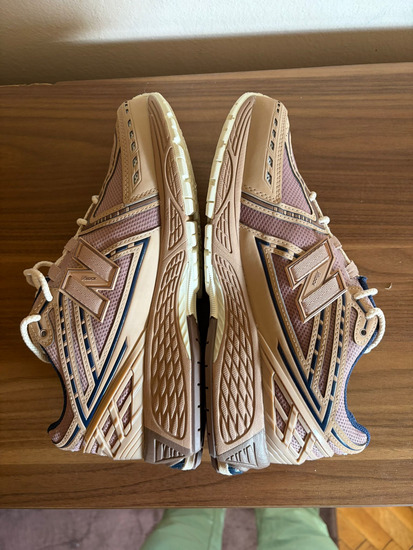 NEW BALANCE 1906R