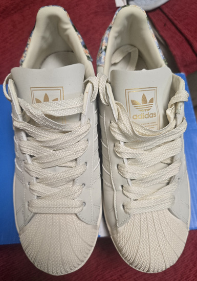 Adidas Superstar