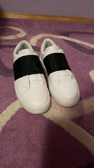 CALVIN KLEIN PATIKE