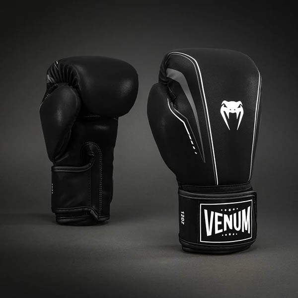 VENUM STREAMLINE RUKAVICE CRNO/BELE 10OZ