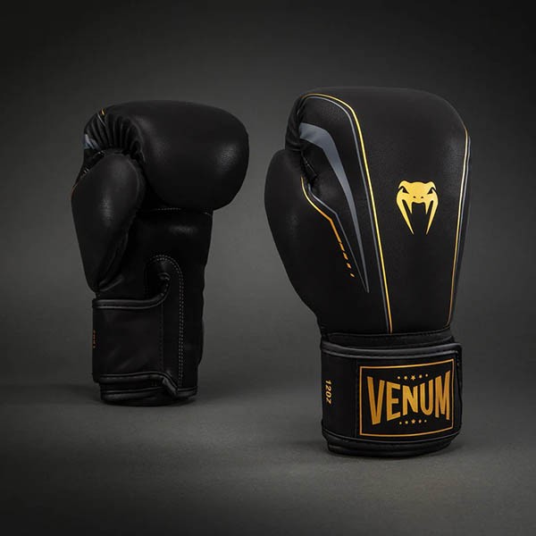 VENUM STREAMLINE RUKAVICE CRNO/ZLATNE 10OZ