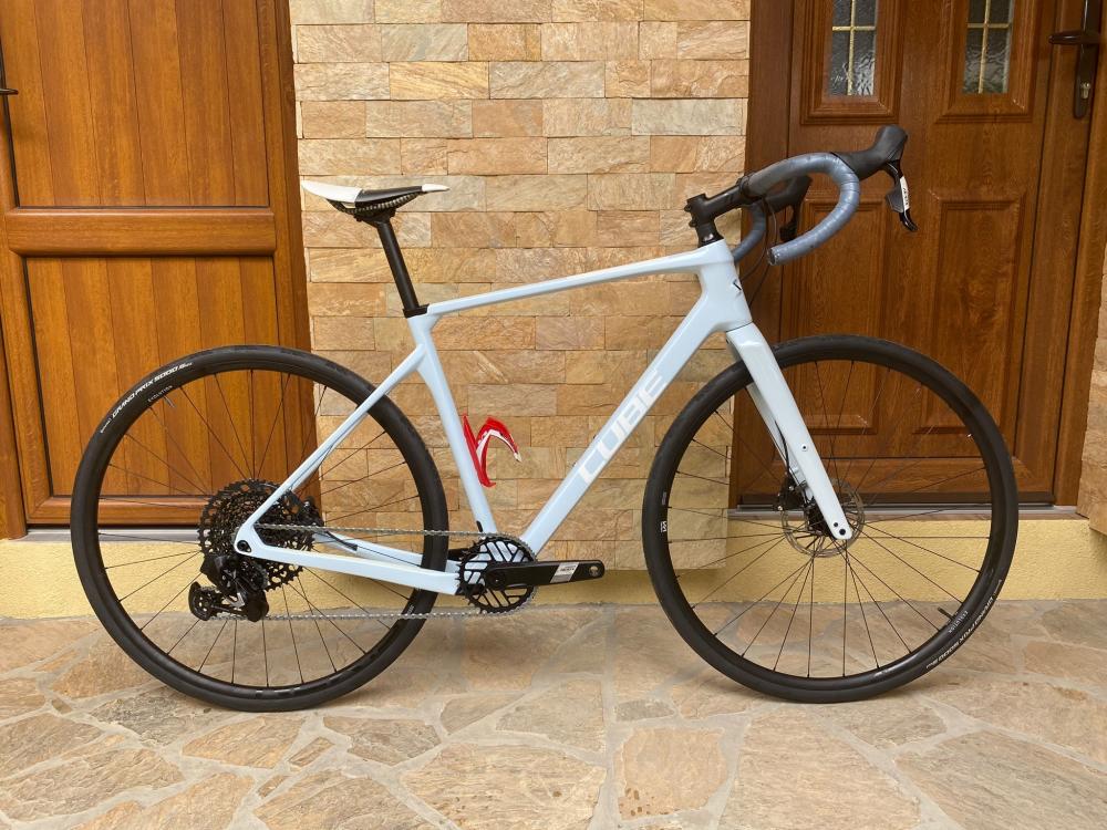 CUBE NUROAD KARBON C62 (DI-2)