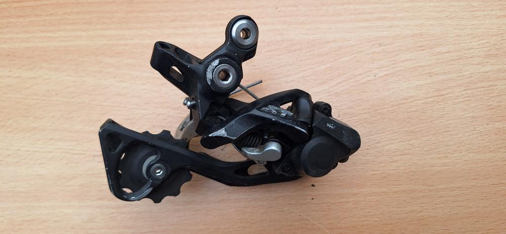 Zadnji menjač Shimano Deore XT RD-M786 10 s