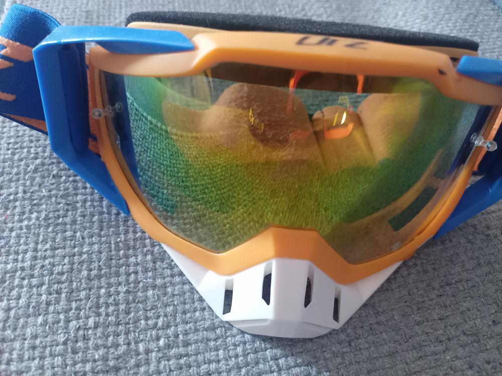Naocare za motocross