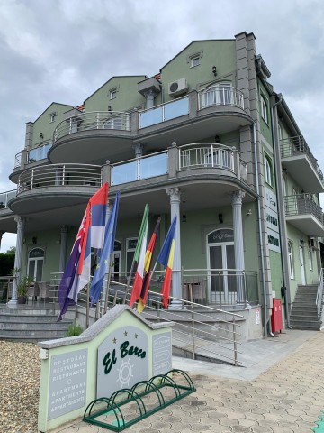 Hotel, Srebrno jezero