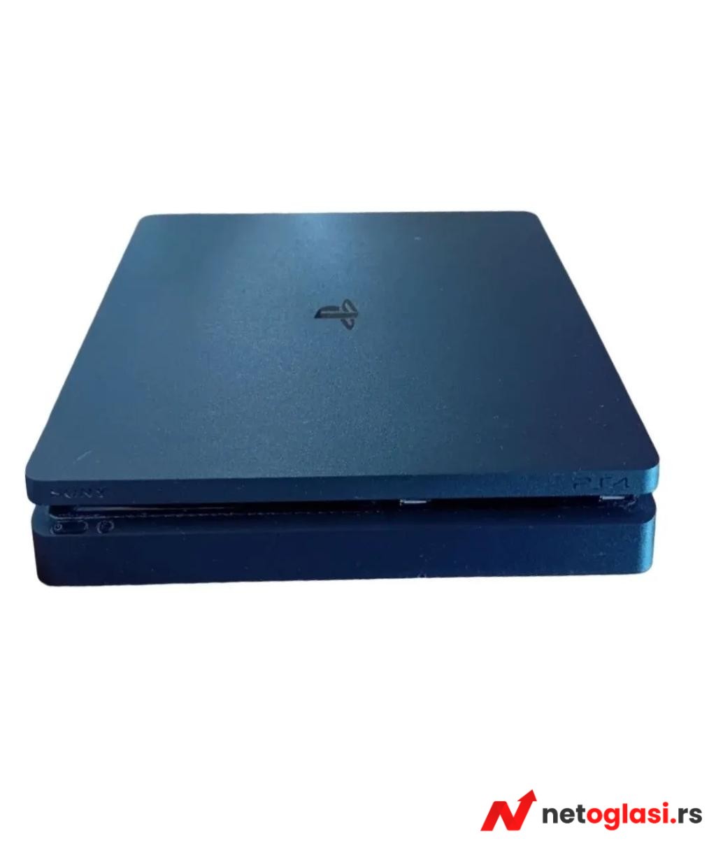 Playstation 4 + joystick u odlicnom stanju