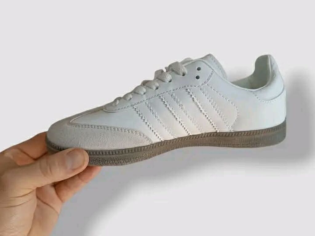 Adidas Samba bele patike - Model: Adidas Samba - Boja: bela sa