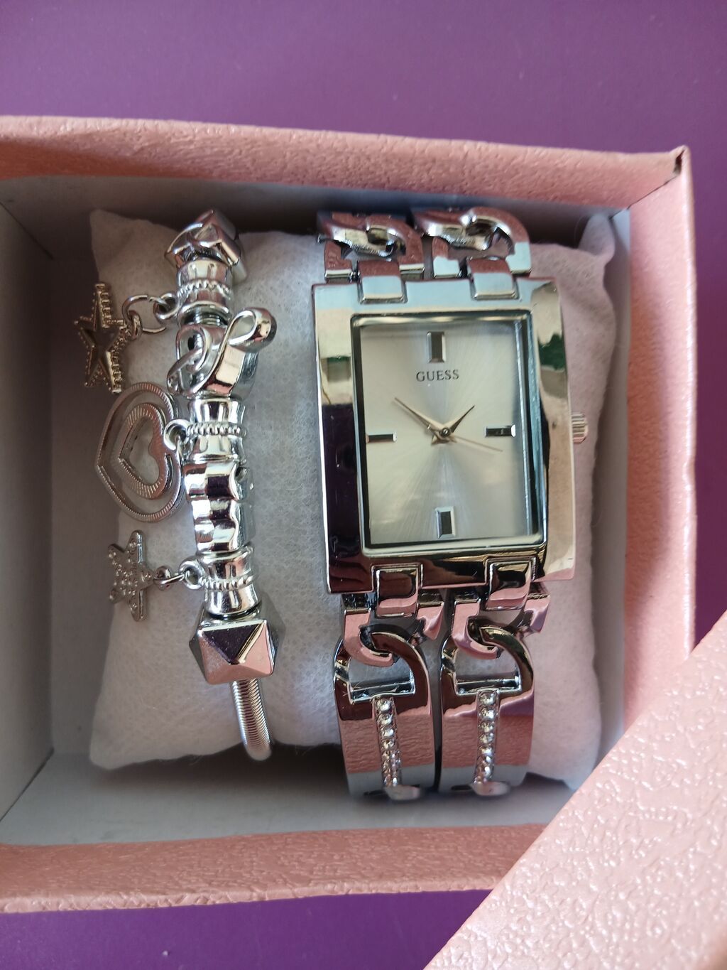 GUESS ženski set – sat i narukvica - Elegantni pravougaoni ručni sat