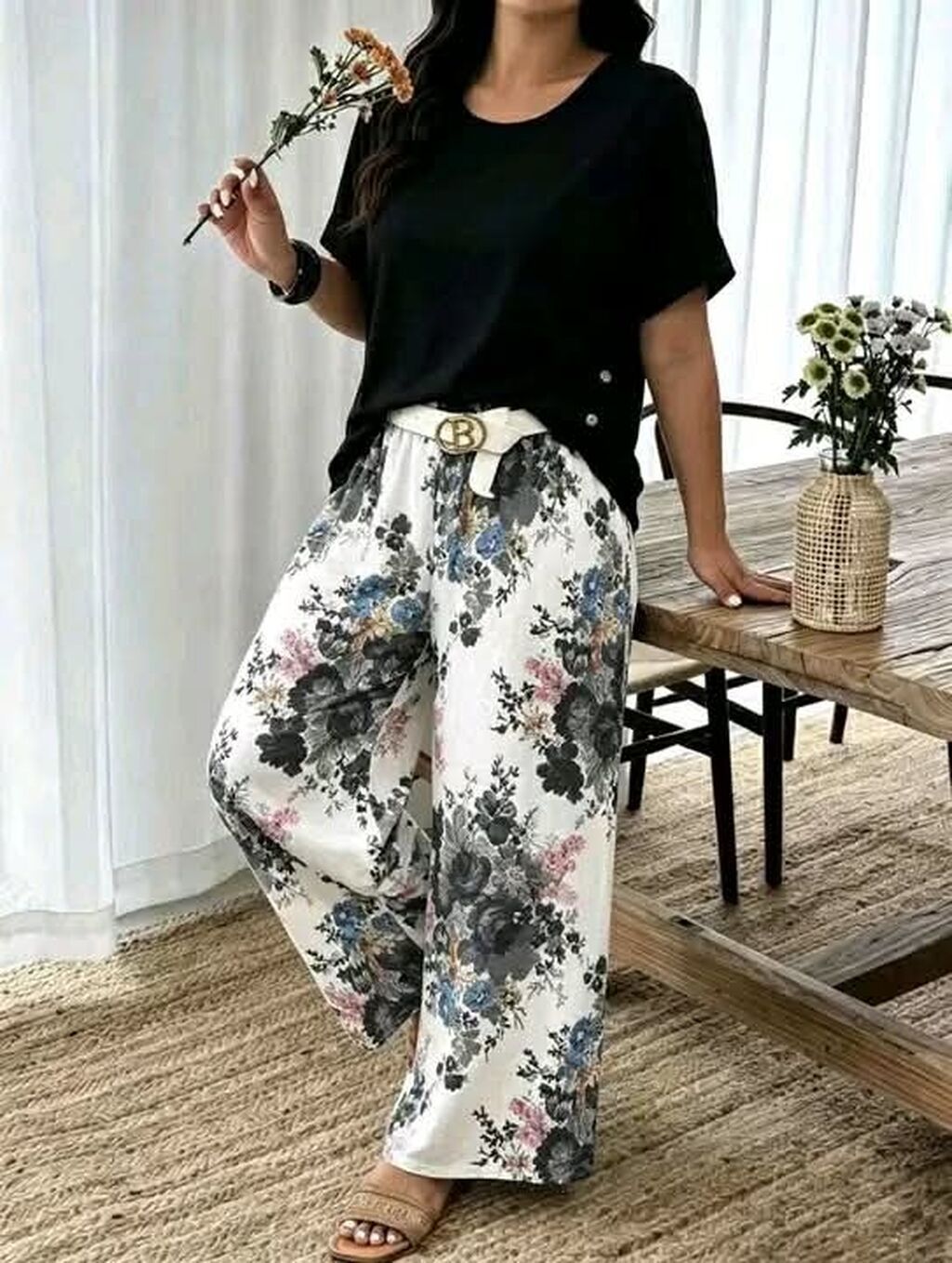 Komplet za punije dame široke pantalone visokog struka sa cvetnim