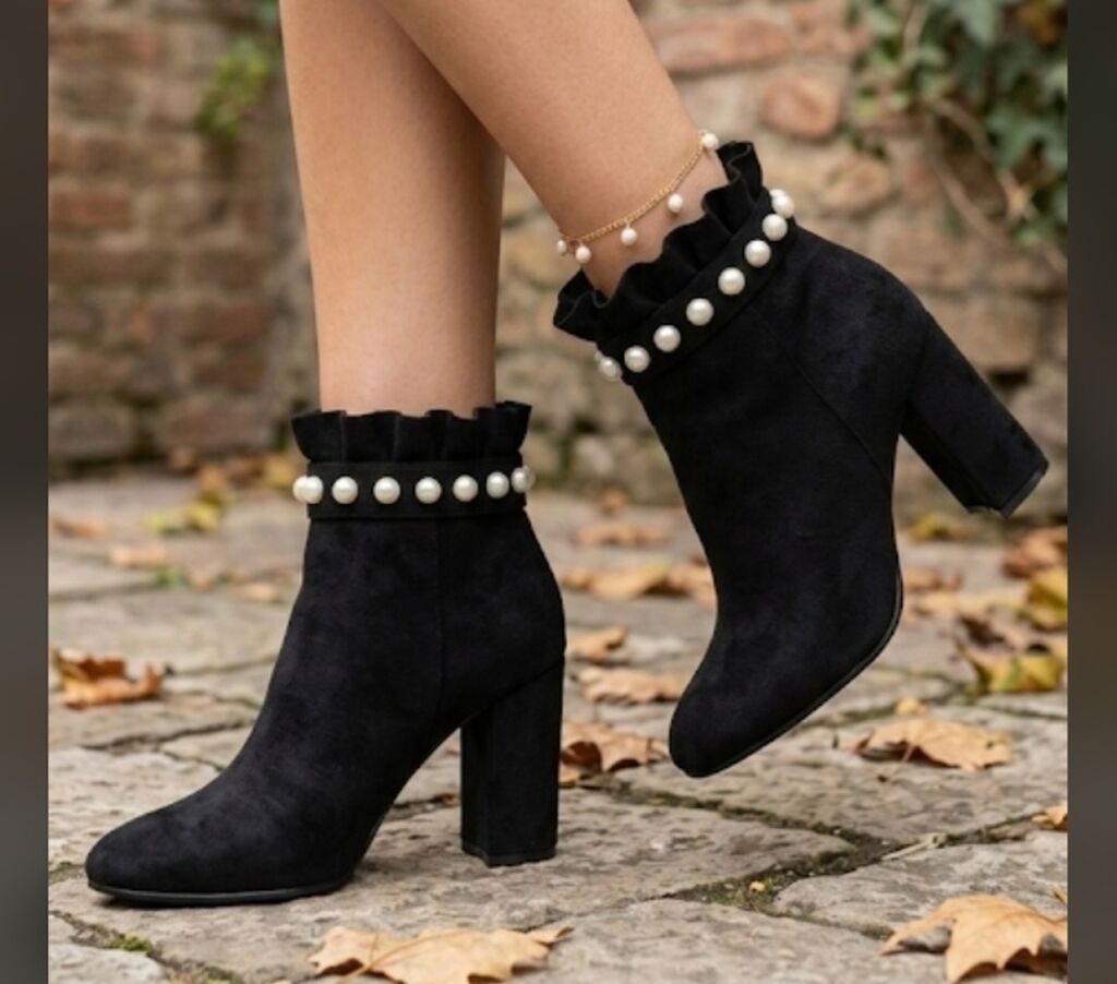 Elegantne ženske ankle čizme – crne, sa ukrasnim biserima -