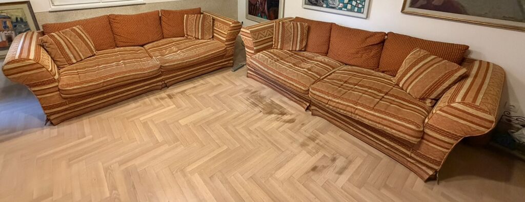 Garnitura od 2 velika troseda – retro dizajn - Dva identična