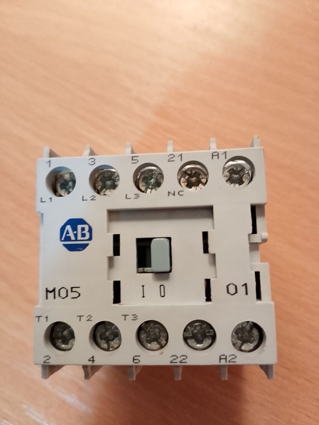 Kontaktor Allen‑Bradley 100-M05N*31 - Tip/serija: 100-M05N*31 (M05) -