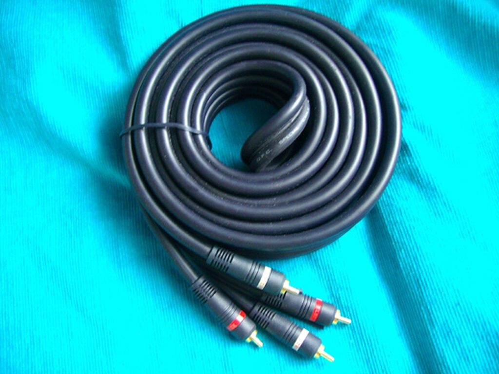 2x RCA na 2x RCA audio kabl – 5 m, OFC - Dužina: 5 metara – idealno