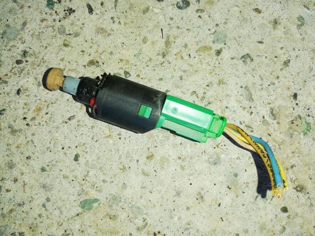 SENZOR STOP SVETLA ZA PEUGEOT 207 |