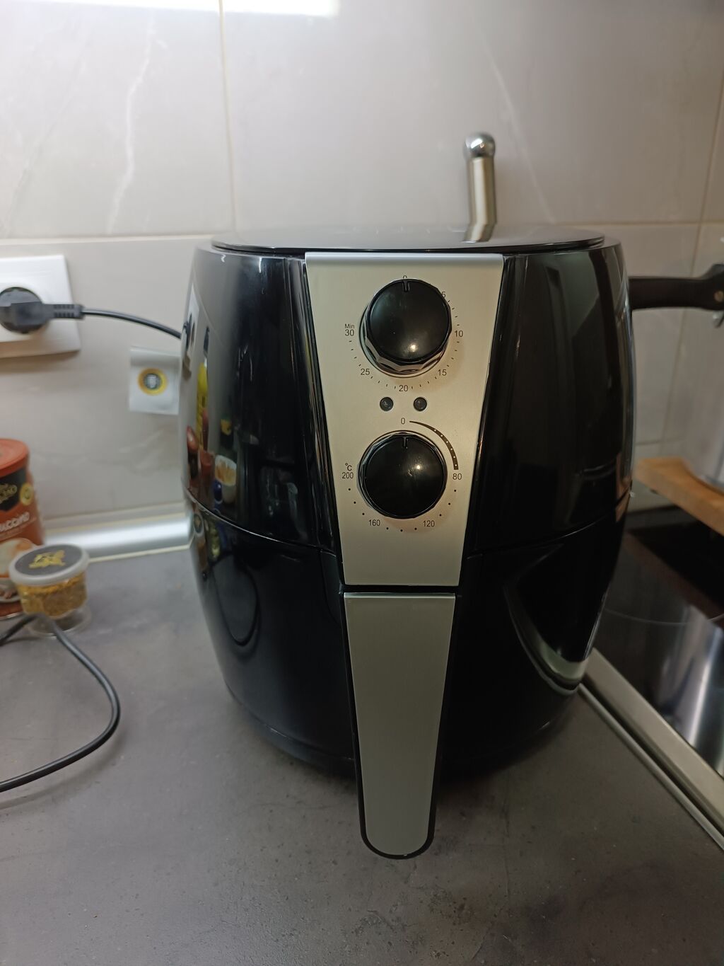 Friteza na vruć vazduh (air fryer) Colossus Technology - Kapacitet
