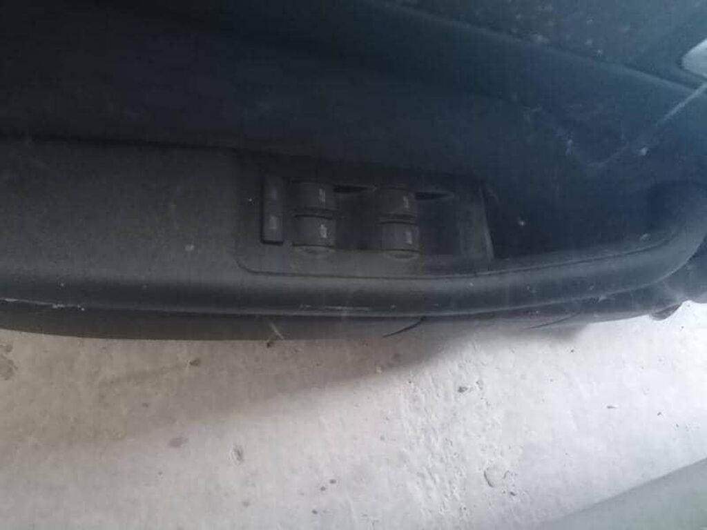 PREKIDAC STAKALA ZA AUDI A6 OD 2000. DO 2004. GOD. | Far