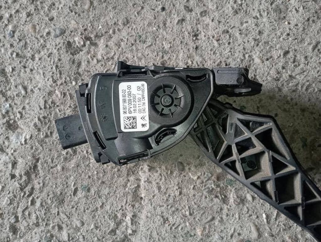 SENZOR PAPUCICE GASA 1.4HDI ZA PEUGEOT 207 | Polovini delovi za