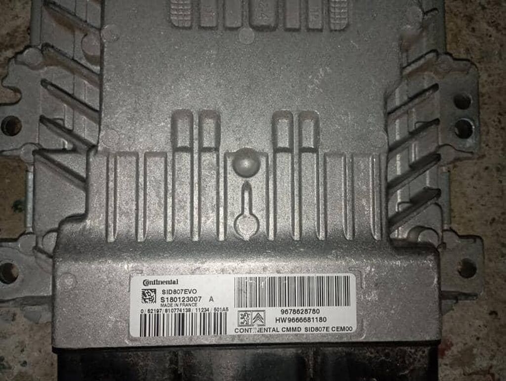 ECU 1.6EHDI 82KW ZA PEUGEOT 3008 | Polovini delovi za Peugeot 3008