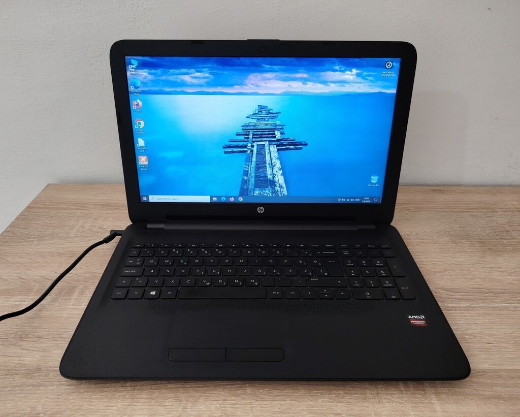 Na prodaju Hp Notebook 15-af101nm u odličnom stanju, spreman za