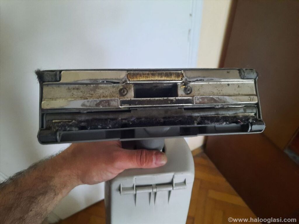 Stari retro stapni usisivaci Iskra TK 7005 R i 202 S. Nepoznato