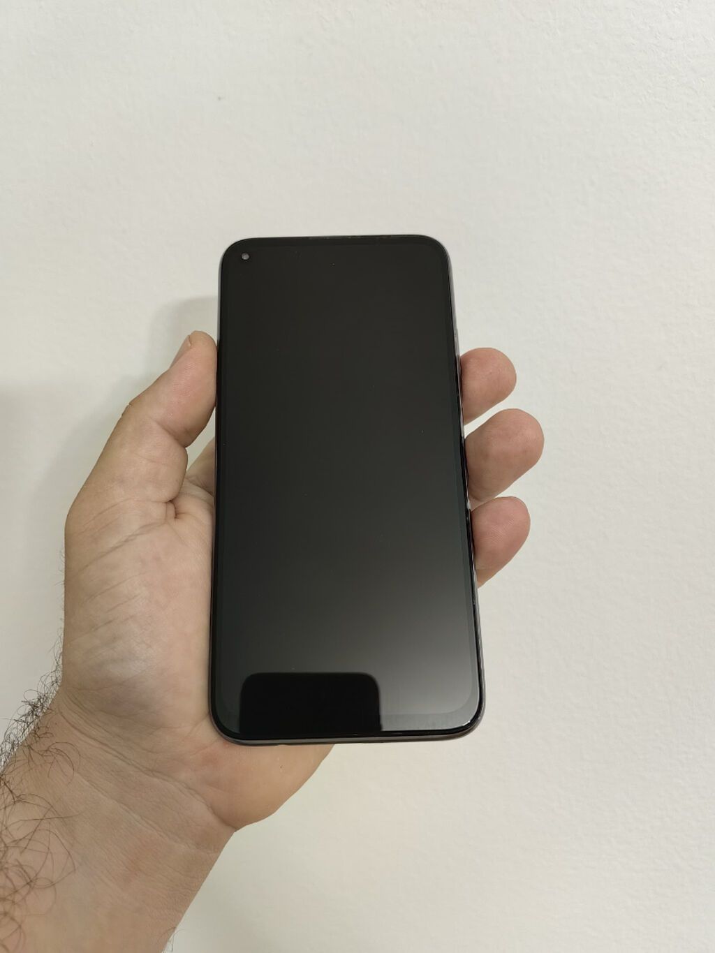 Huawei P40 lite sivi dual sim free, sa 6/128 gb memorije. Dobro očuvan