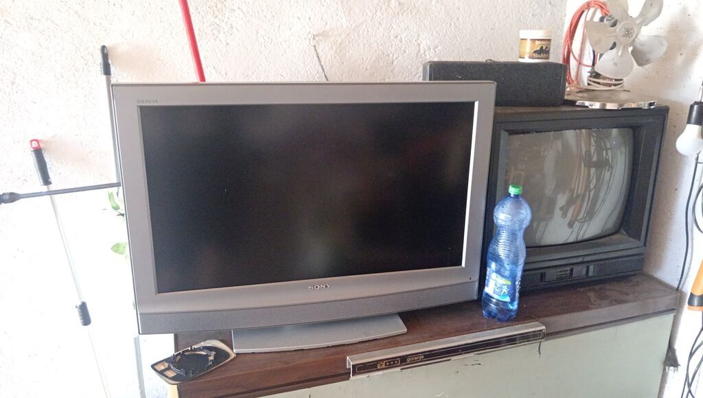 Sony Bravia LCD TV - Dijagonala: približno 32 inča (oko 80 cm) –