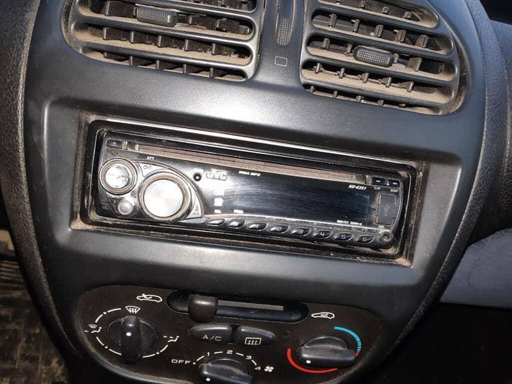 CD PLYER JVC SA USB ZA PEUGEOT 206 | Cd player JVC sa usb