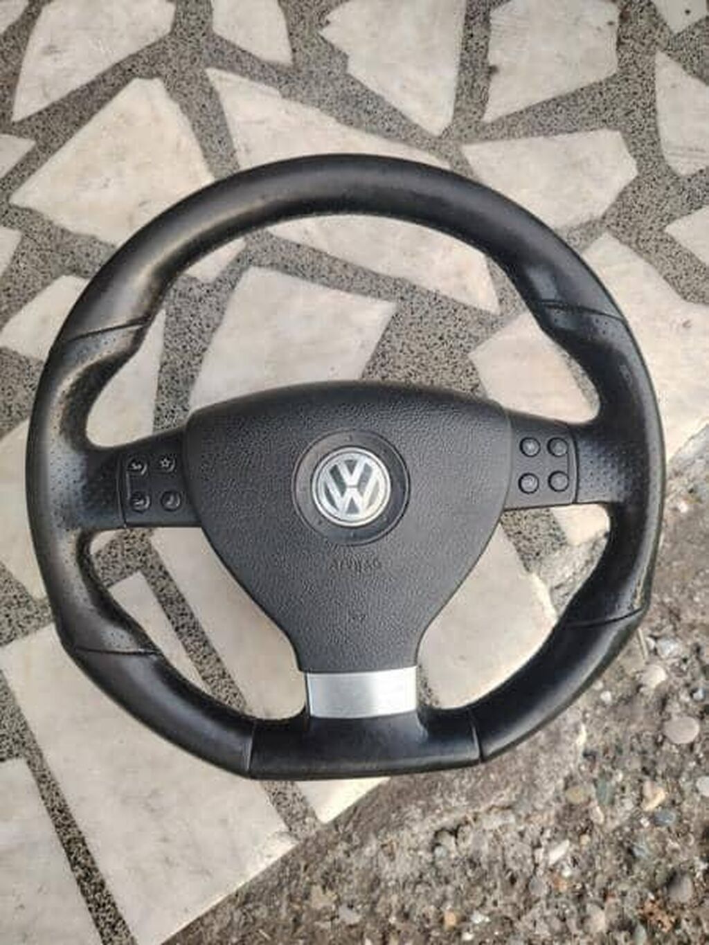 VOLAN ZA VOLKSWAGEN GOLF 5 OD 2004. DO 2009. GOD. | SERVIS I POLOVNI