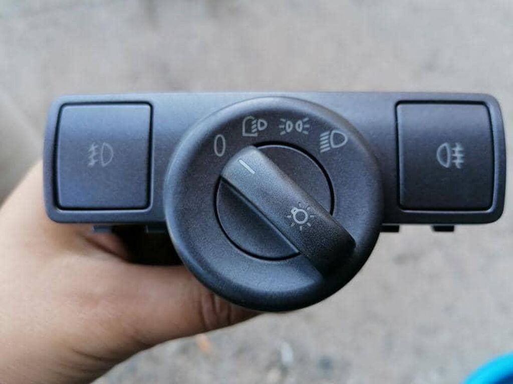 PREKIDAC SVETALA ZA VOLKSWAGEN PHAETON OD 2002. DO 2010. GOD. | Far