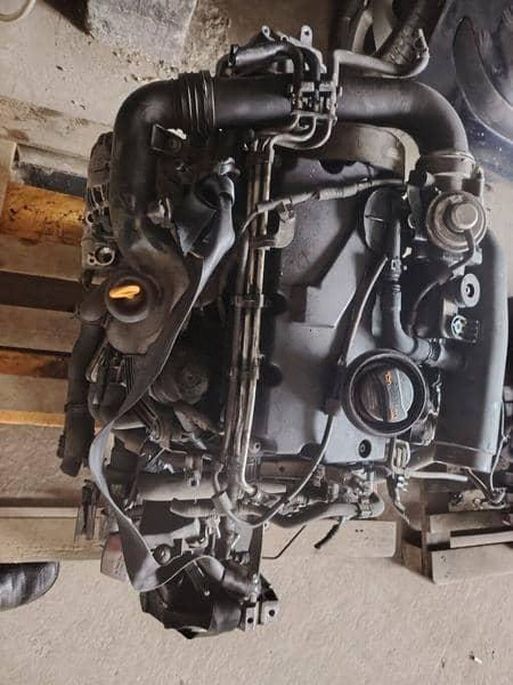 MOTOR BXE ZA VOLKSWAGEN GOLF 5 OD 2004. DO 2008. GOD. | SERVIS I