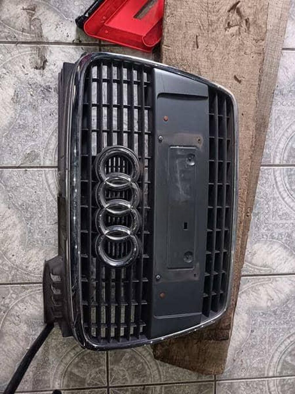 MASKA ZA AUDI A4 OD 2006. DO 2009. GOD. | SERVIS I POLOVNI DELOVI ZA