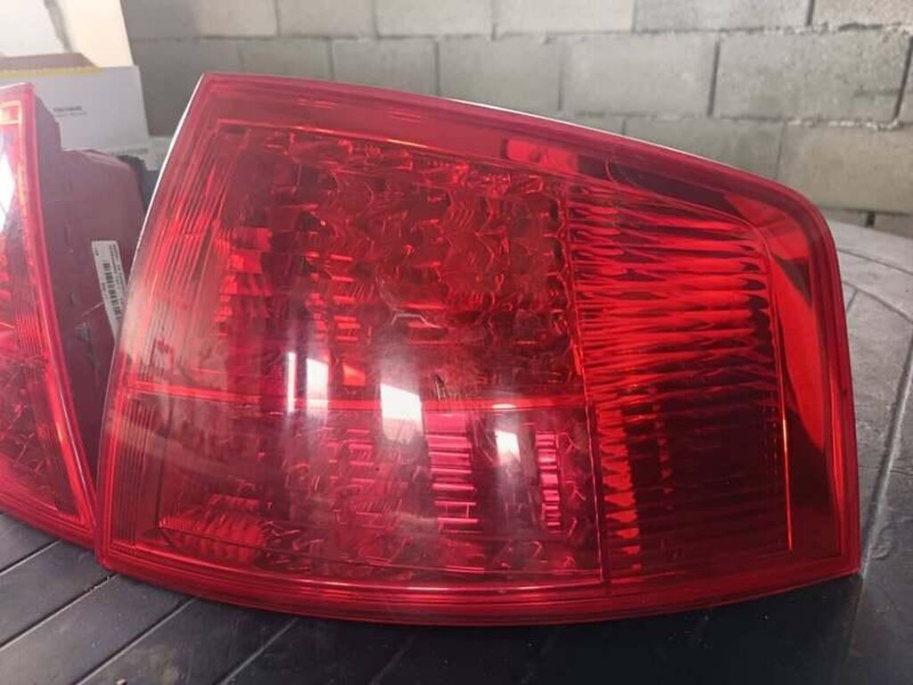 LAMPE ZA AUDI A8 OD 2003. DO 2009. GOD. | SERVIS I POLOVNI DELOVI ZA