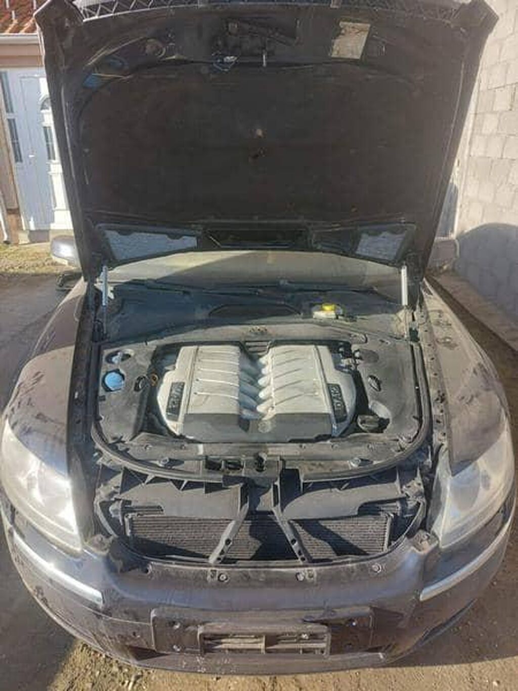 KOMPETAN AUTO U DELOVIMA ZA VOLKSWAGEN PHAETON OD 2002. DO 2009. GOD