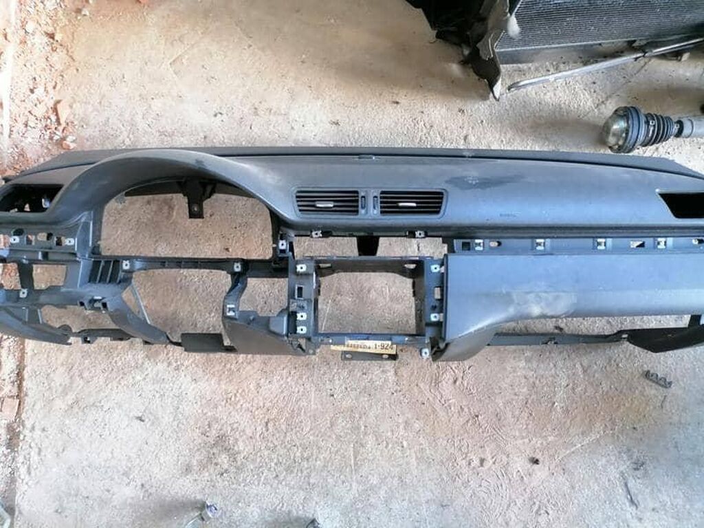 INSTRUMENT TABLA ZA VOLKSWAGEN PASSAT B6 OD 2005. DO 2010. GOD. |