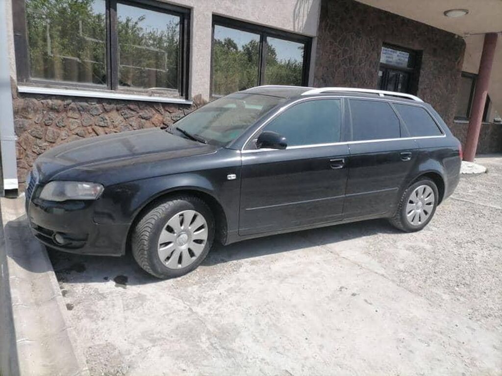 AUDI A4 2004. GOD. - KOMPLETAN AUTO U DELOVIMA | Far