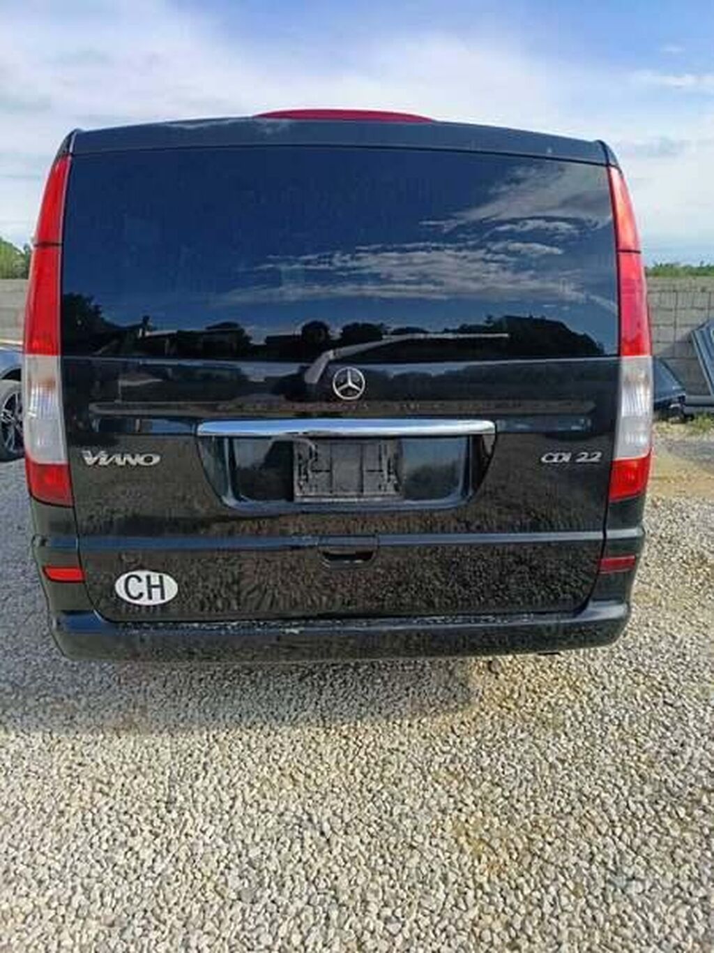 KOMPLET AUTO U DELOVIMA ZA MERCEDES BENZ VIANO OD 2004. DO 2009. GOD