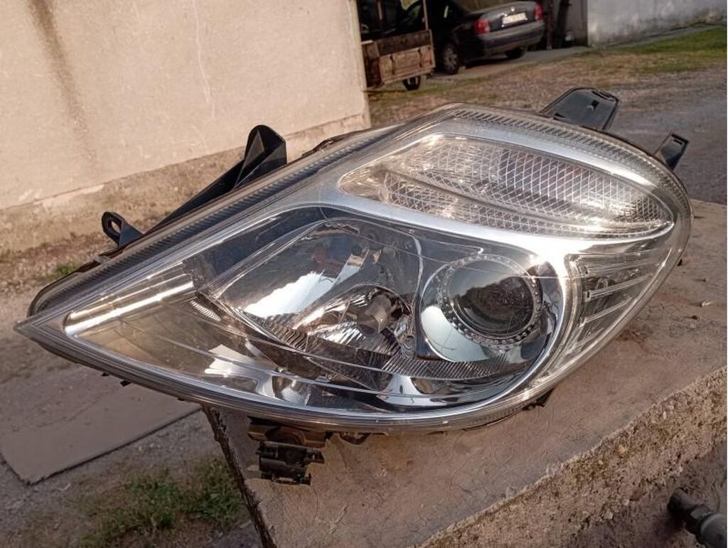 LEVI XENON FAR OPIS ZA CITROEN C8 | Nedostaje jedna zabica