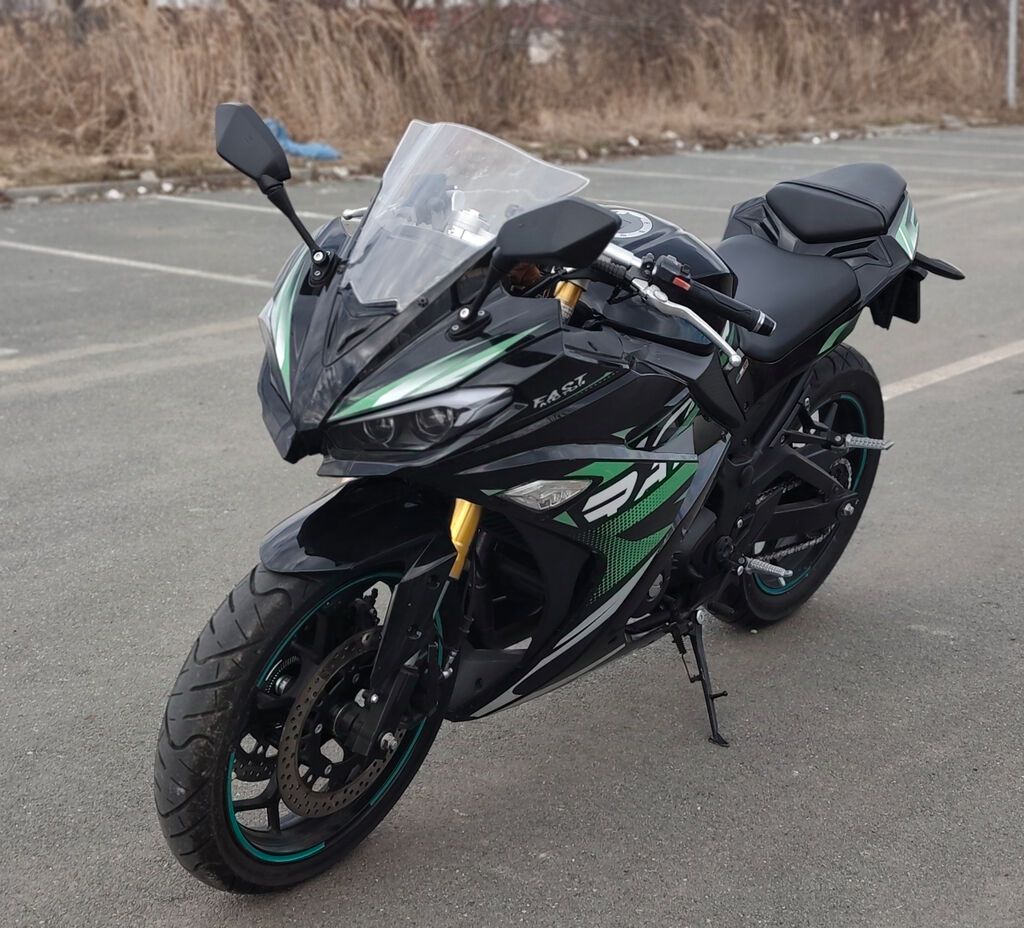 Peda R250 ABS EFI. Prva registracija 2025. godine. Vozi se na A2