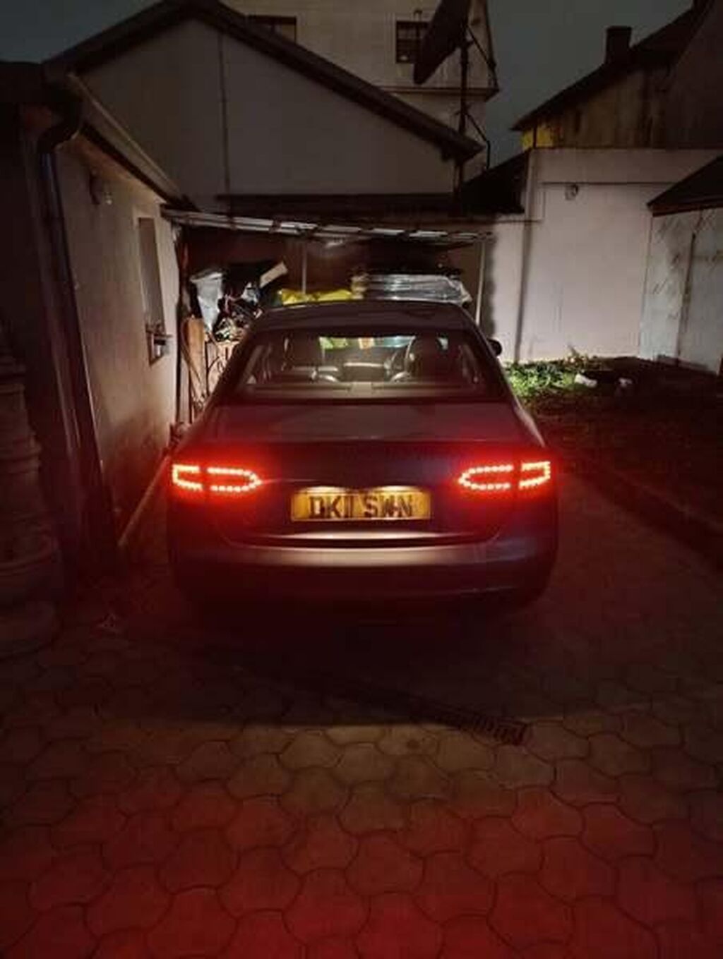 B8 2.0TDI XENON DESNI FAR ZA AUDI A4 OD 2007. DO 2012. GOD. | AUDI