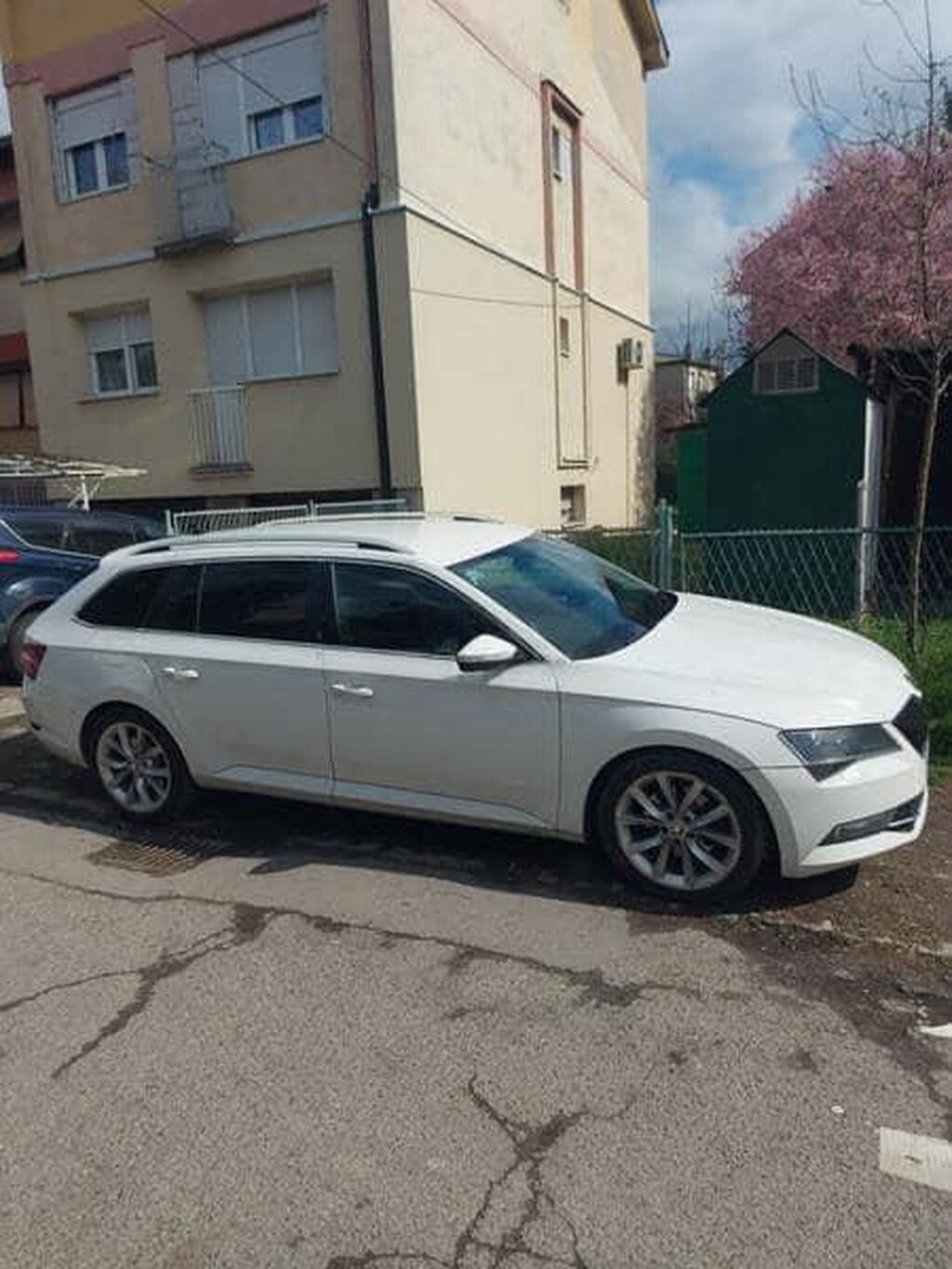 KARAVAN DESNI RETROVIZOR ZA ŠKODA SUPERB OD 2015. DO 2019. GOD. |